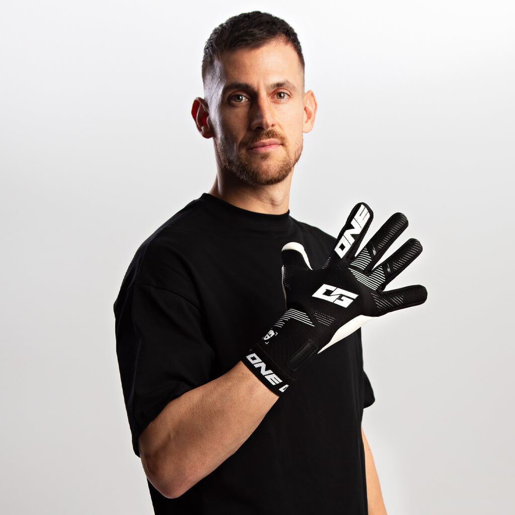 OG1 Midnight | Martin Dúbravka's Goalkeeper Gloves | One Glove ...